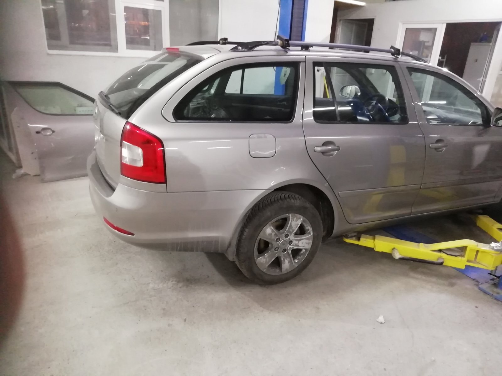 Deki V - Auto limar Vinča, Beograd | Poslovne Strane